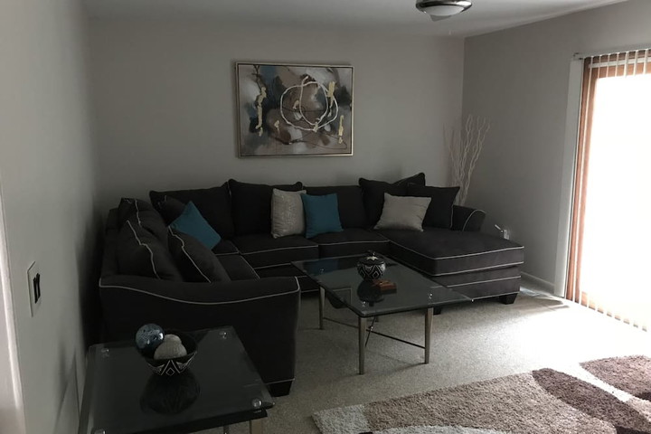 Newly Renovated With Lots Of Upgrades. - Kalamazoo, MI