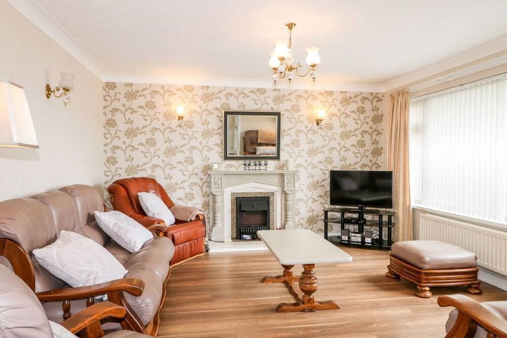 27 Pinewood Hill, Warrenpoint, Northern Ireland - Warrenpoint