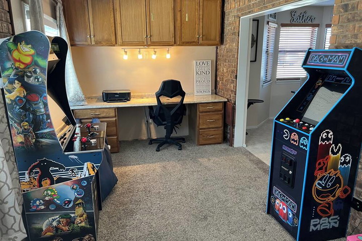 3br& 2ba Massage Chair & Bed+jet Tub! Rv Parking/hookups Available Upon Request! - Roswell, NM