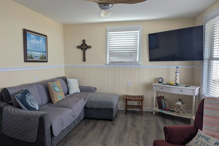 Oceanbeachfront 2 Bedroom Cottage With Breathtaking View, Steps To The Beach - Oak Island, NC