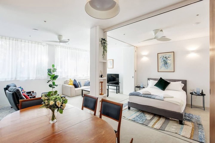 The Fern New York Warehouse Style Retreat - Rosebery