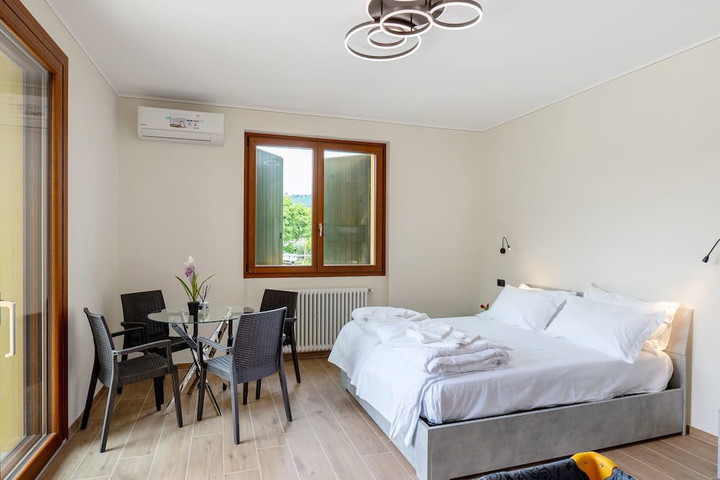 Casa Elisa: Mountain View, Wi-fi And Air Conditioning Near Lake Garda - Torri del Benaco
