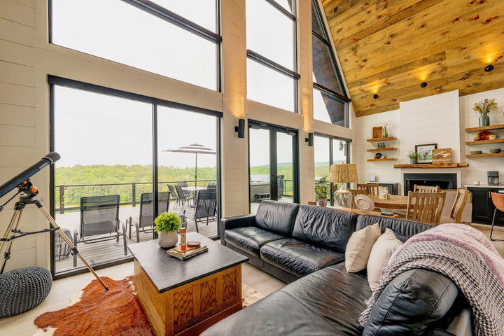 Eagle Bluff Cabin At Greers Ferry Lake With Hot Tub - Heber Springs, AR