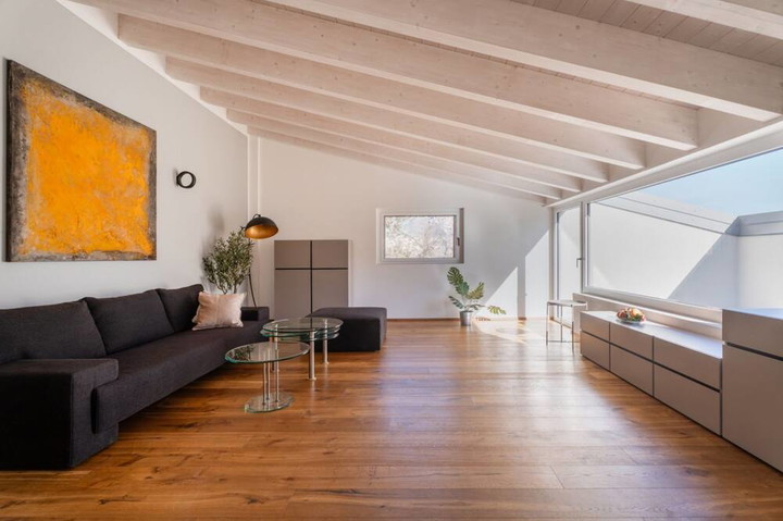 A Newly Built, High-end Villa Featuring An Infinity Pool And Stunning Views Over Lake Garda. Located Just A Short Drive From Limone Sul Garda, It Offers Elegant, Bright Interiors Designed With Great Attention To Detail. A Spacious Panoramic Terrace, Mode - Limone Sul Garda