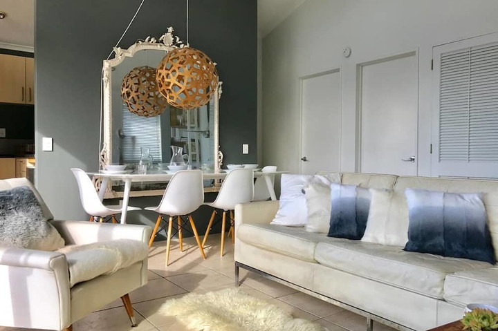 Villa Blanca - Villa Blanca Is The Perfect Holiday Accommodation If You Are Seeking Quality Accommodation For Up To 4 Guests. This Villa Is In Located At The Lowest Point Of The Resort, Making Access In And Out Easy. Its Elevated Position Offers Wond - Waiheke Island