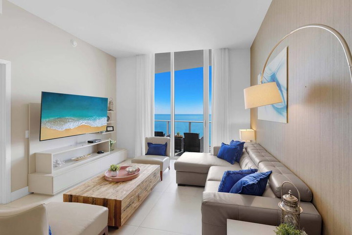 2br Ocean View Balcony & Pool - Miami Gardens, FL