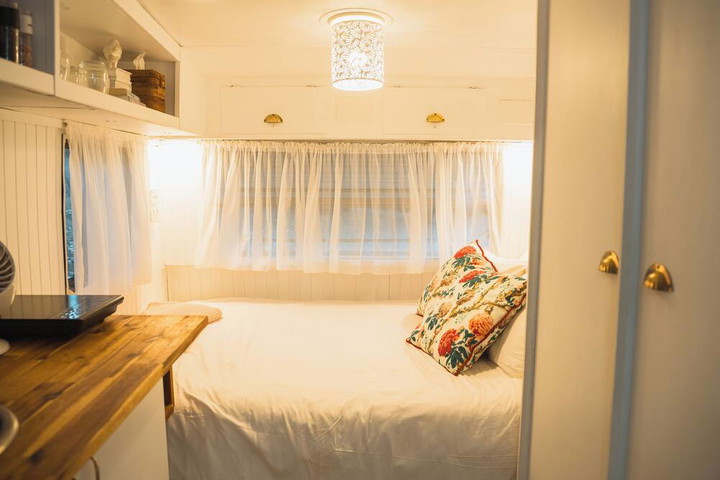 Little Soho  Romantic Vintage Caravan Retreat At Shanlyn Farm - Noosa Shire