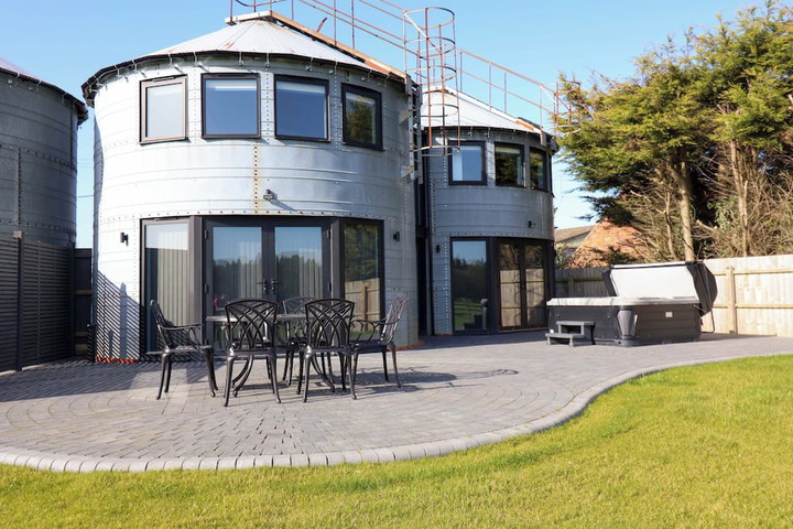 The Barley Silo, Pet Friendly, Character Holiday Cottage In Ipswich - Ipswich