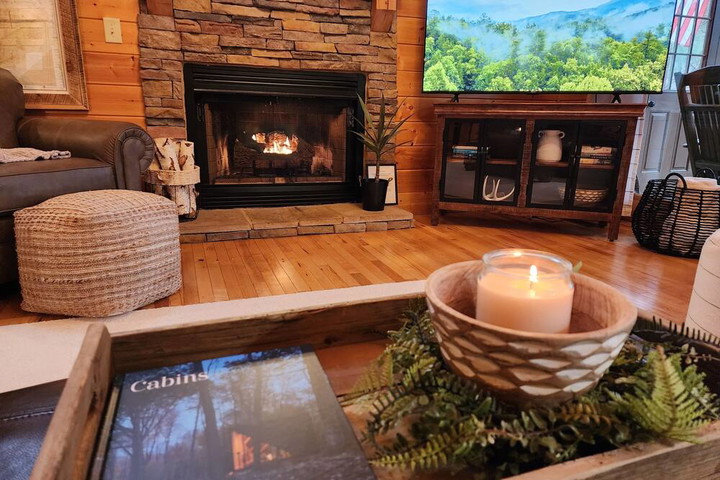 The Hideout: Resort Cabin W/ Sauna, Hot Tub, Fire Pits, & Amenities Passes! - Ellijay