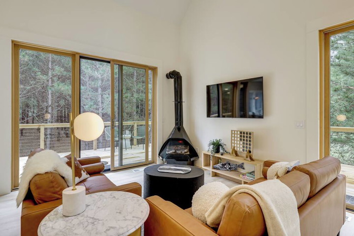 New Scandinavian, M22 Fall Color Tour/crystal Mtn - Arcadia, MI