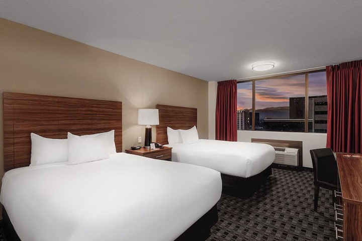 Komfort Und Bequemlichkeit! 2 Tolle Einheiten, Pool, Nächtliche Unterhaltung! - North Las Vegas, NV