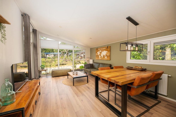 The Bos Lodge Is A Contemporary And Surprisingly Spacious Chalet. - Deventer