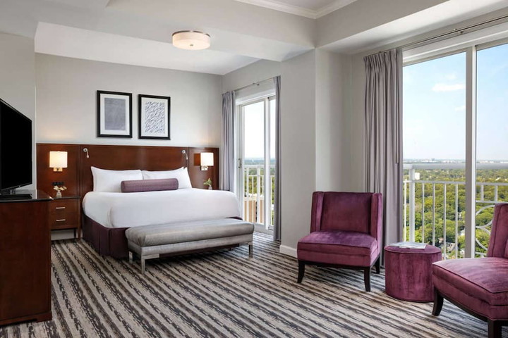 Atlanta Landmark Stay | Skyline Gym + Full Kitchen - Atlanta, GA