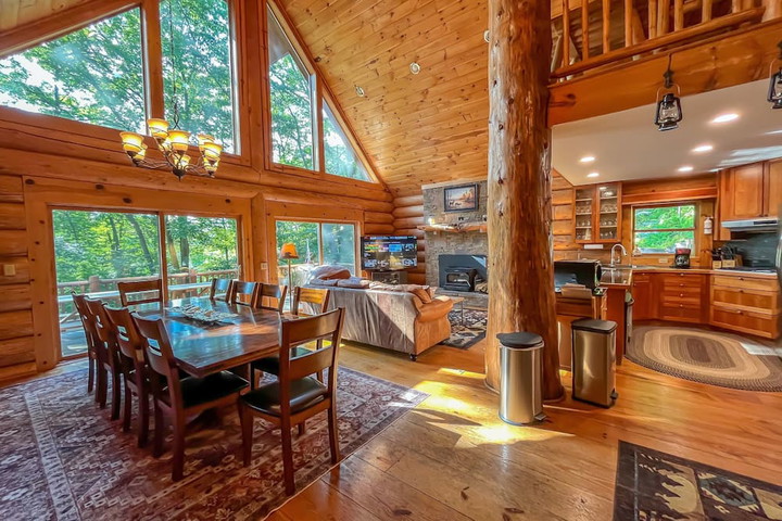 Modern Log Cabin: Pet Friendly + Hot Tub - Deep Creek Lake, MD