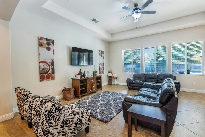 Comfortable & Spacious Riverlakes 4br Home Perfect For Traveling Professionals - Bakersfield, CA