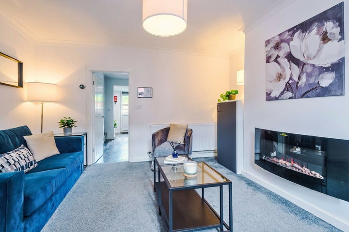 2bdr Droylsden House | Free Street Parking - Oldham