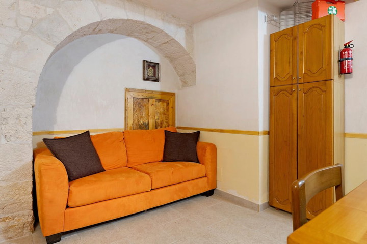 Room 'Camera Primo Piano' With Shared Pool, Wi-fi And Air Conditioning - Locorotondo