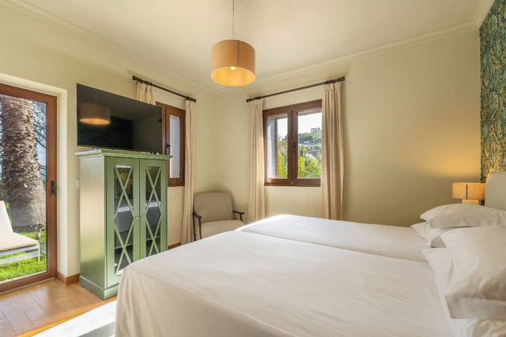 Discover Madeiras Natural Beauty | Peaceful Oceanfront Villa | Breakfast | Pool - Santana