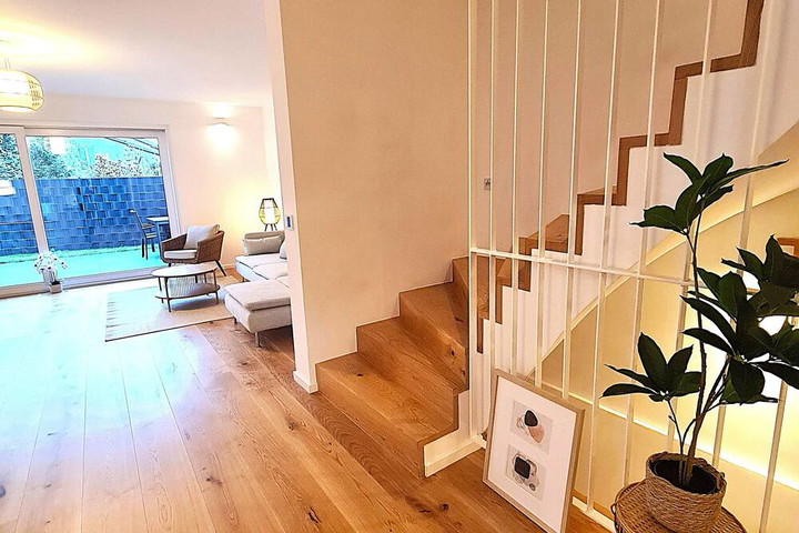 Modern Newly Built House Approx. 200 M² Close To The Airport. Wlan, Parking Lot, Underfloor Heating - Darmstadt