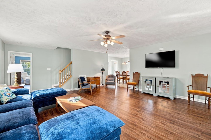 Staunton Stay, Historic Charm & Modern Comfort - Staunton, VA