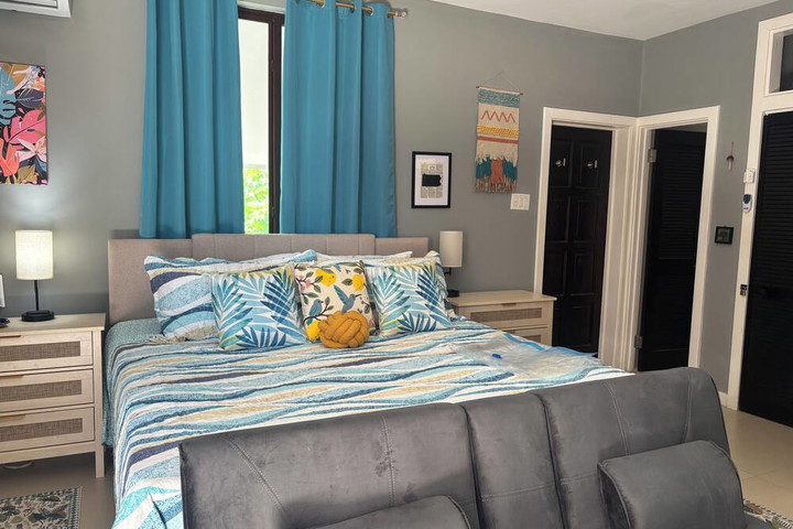 Sunset Suite- Downtown Negril, 5 Minutes From Seven Mile Beach - Negril