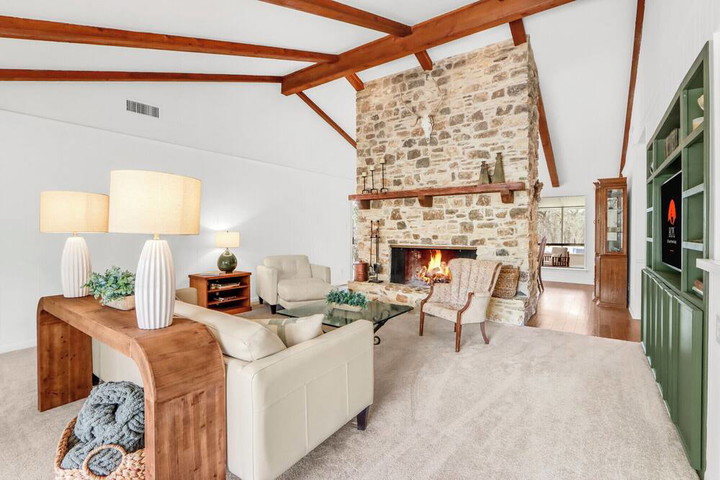 Spacious 5br Retreat W/ Pool, Spa, Fire Pit & Game-friendly Spaces - San Marcos, TX