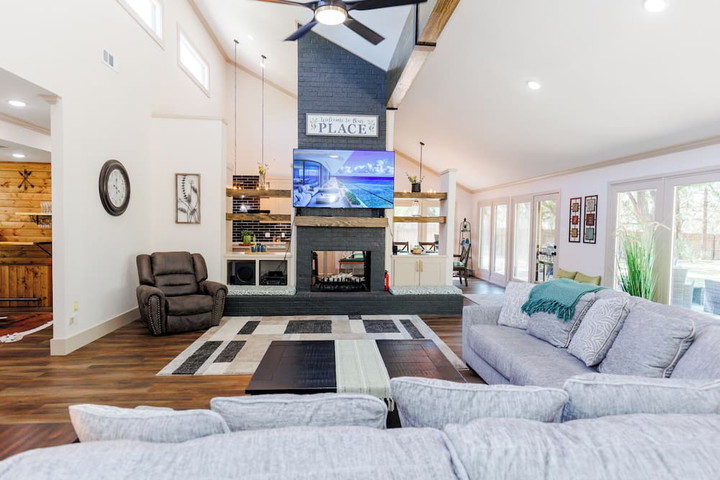 Peaceful Retreat Near Texas Tech With Epic Game Room! - Lubbock, TX