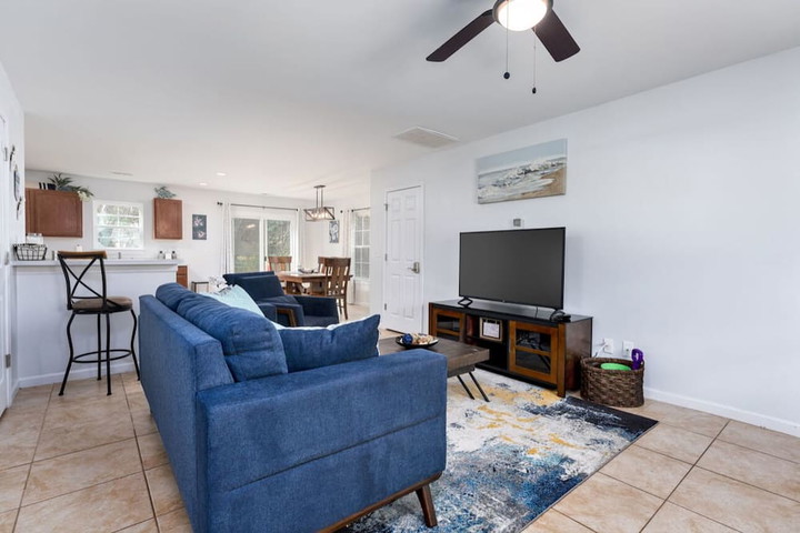 3 Bedroom Townhome, 5 Minutes To Uncw & Wrightsville Beach - Wilmington, NC