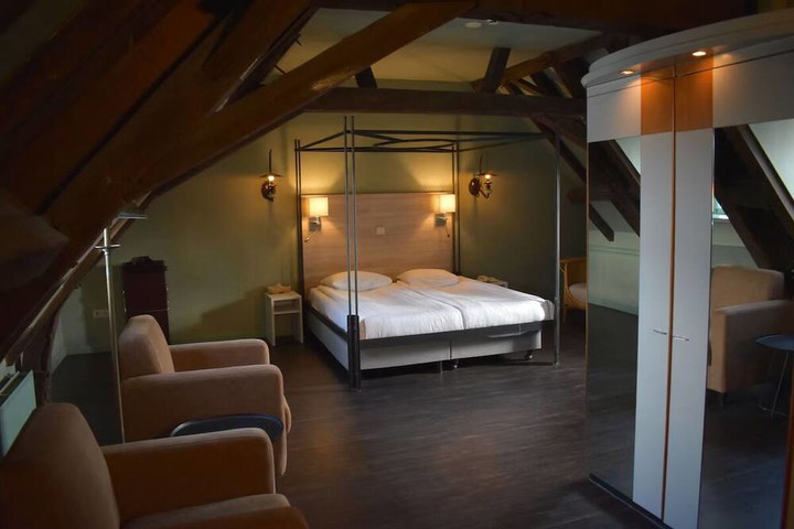Serene Castle Retreat With Historic Ambiance | Garden Views Near Gaiazoo - Herzogenrath