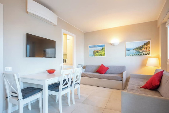 Roseta Caramel - Lakefront Apartment With Terrace - Varenna