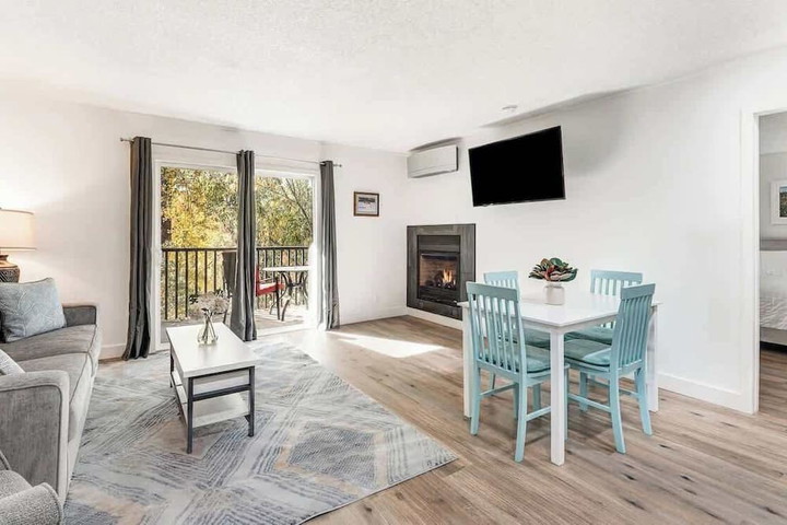 Modern Style Third Floor Condo With Private Balcony - Bend, OR