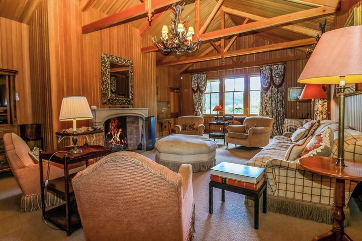 Creag Bhalg, With Open Fire In Braemar - Braemar