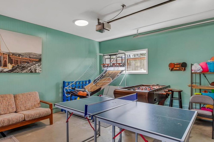 The Sandcastle | Cottage + Surf Shack + Hot Tub + Game Room | Steps To Beach - Cannon Beach, OR