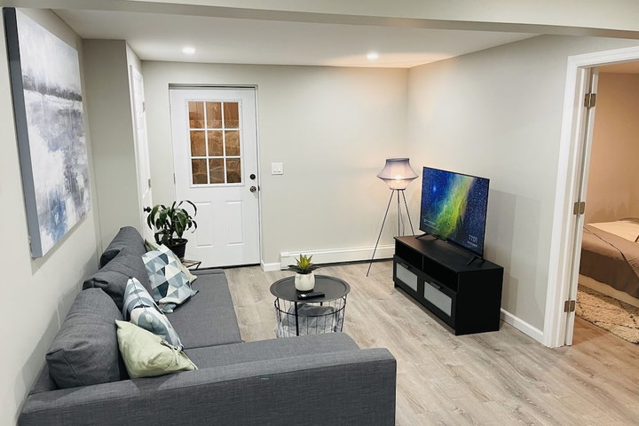 Modern Long Island Guest Suite - Oceanside, NY