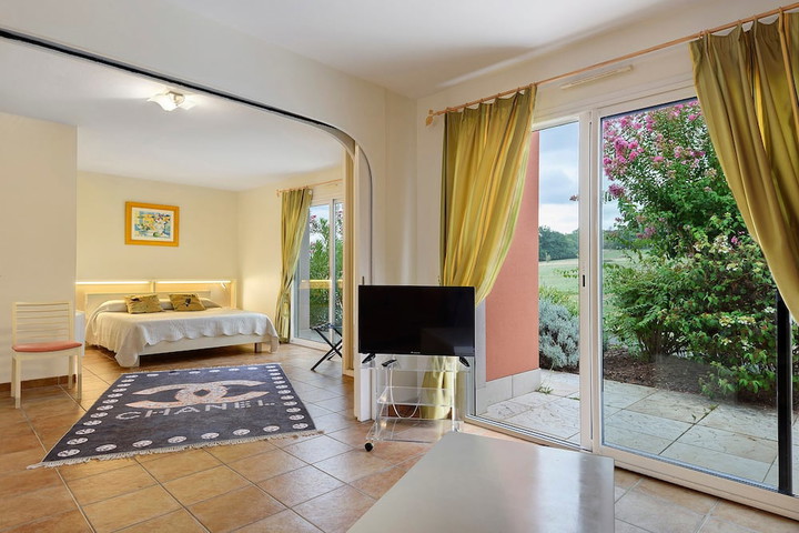 Chambre Provence  Suite Avec Piscine Privée, Wi-fi Et Climatisation à La Coloniale - Corrèze