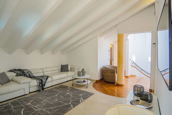 Apartment In A Villa With A Shared Pool. - Alassio
