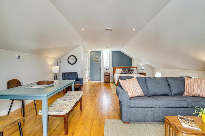 Walk To Coast! Convenient Cottage In Dtwn Madison - Madison, CT
