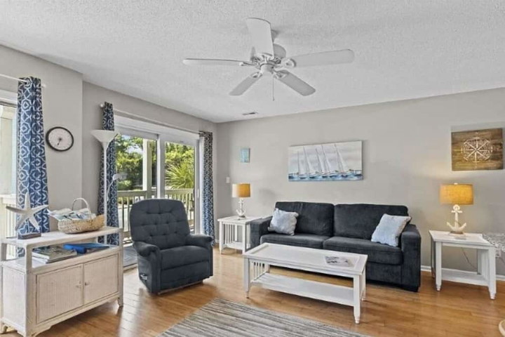 First Floor Pebble Beach 3br/2ba Oceanview Condo  Steps From The Beach - Swansboro, NC