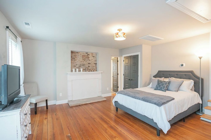 Private, 2 Bedroom Suite With Balcony At Farmhouse Retreat, Central Location - Smyrna, TN