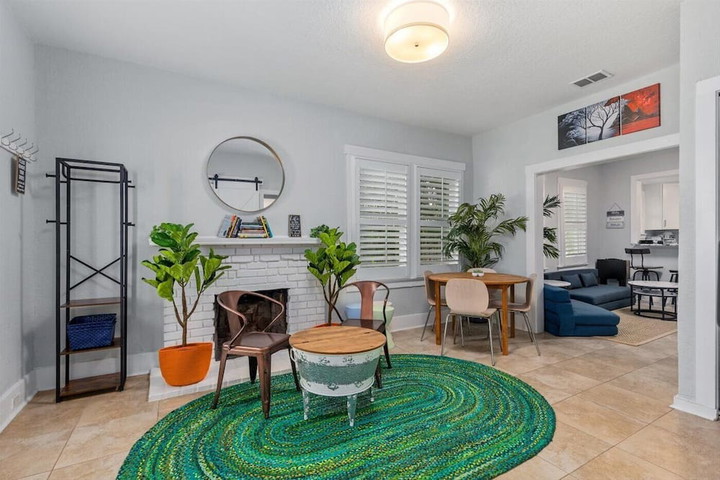 2694- Charm Your Pants Off, Single Level, Sleeps 10, Pet & Family Friendly - Jacksonville