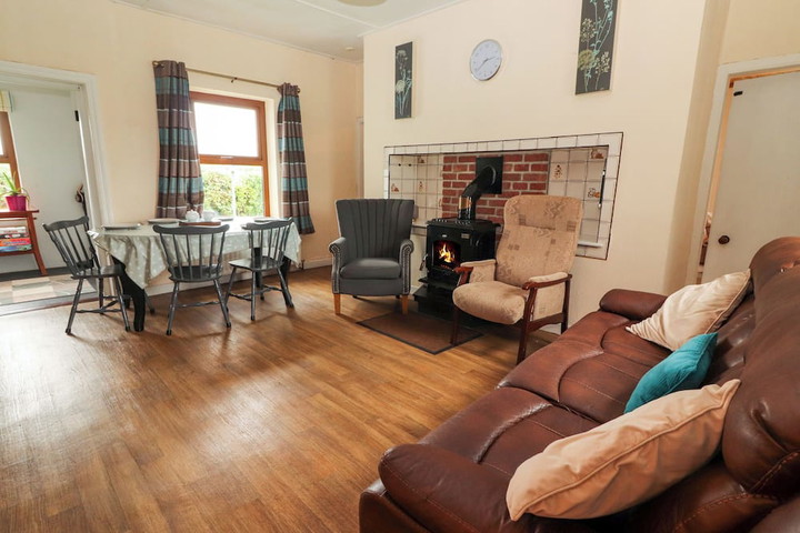 Susie's Cottage, Pet Friendly In Beaufort, County Kerry - Cork