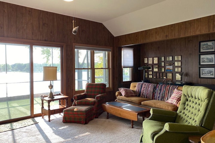 Rustic Three Bedroom Cabin With 28 Foot Dock On Cedar Lake - Nashua, Iowa - Iowa