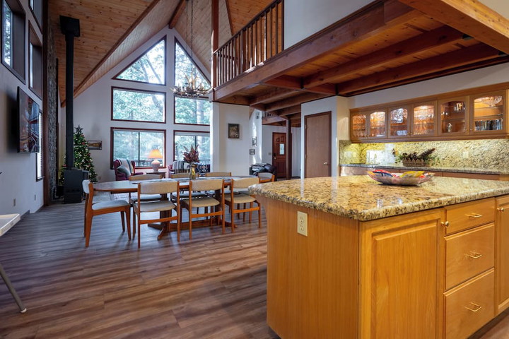 Owls Nest - Central Heat & Fireplace! - Murphys, CA