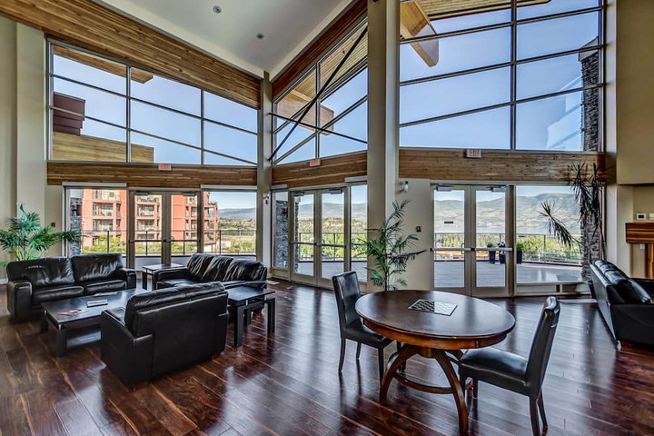 One Bedroom Condo With Gorgeous Lake Views And World Class Amenities - West Kelowna