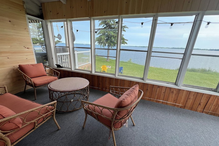 Four Season Waterfront Cottage - Private Escape | 3br, 2ba | Howe Island - Kingston, Canada