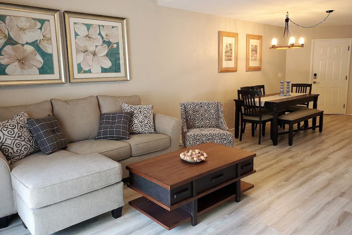 Beachside Townhouse - Fenced Yard&grill. Walk To The Beach - Vilano Beach, FL