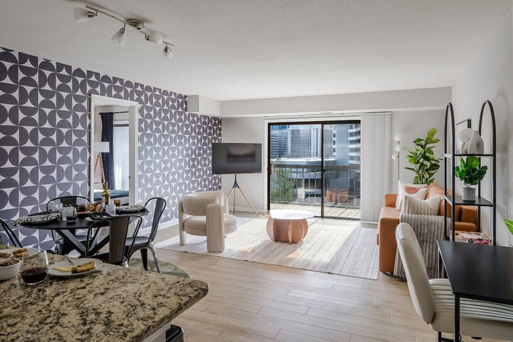 Modern Crystal City Retreat | Near D.c. Landmarks, Amazon Hq2 & Metro Access - Arlington, VA