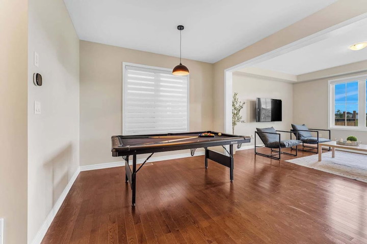 This House Is A 4 Bedroom(s), 2.5 Bathrooms, Located In Cambridge, On. - Guelph