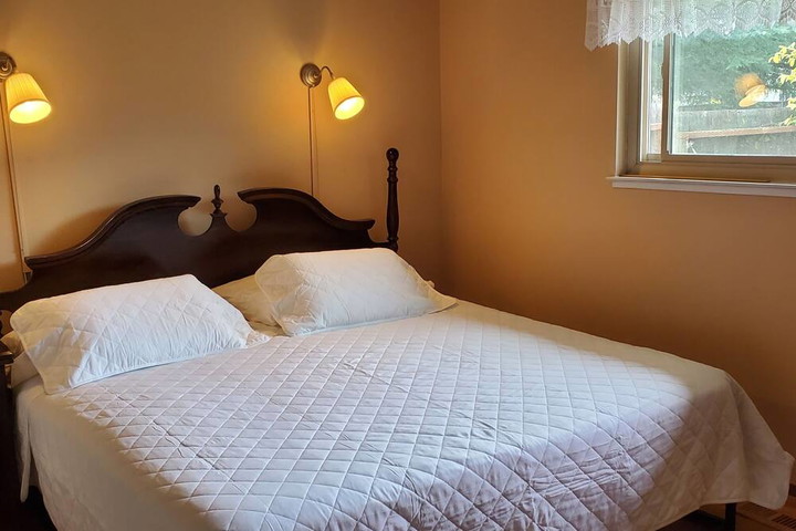 Beautiful 4-bedroom Furnished Home In Lovely South Davis With Ac, Washer, Dryer - Davis, CA