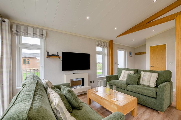 Primrose 2 Bed - Violet - Sleeps 6 Guests  In 2 Bedrooms - Suffolk